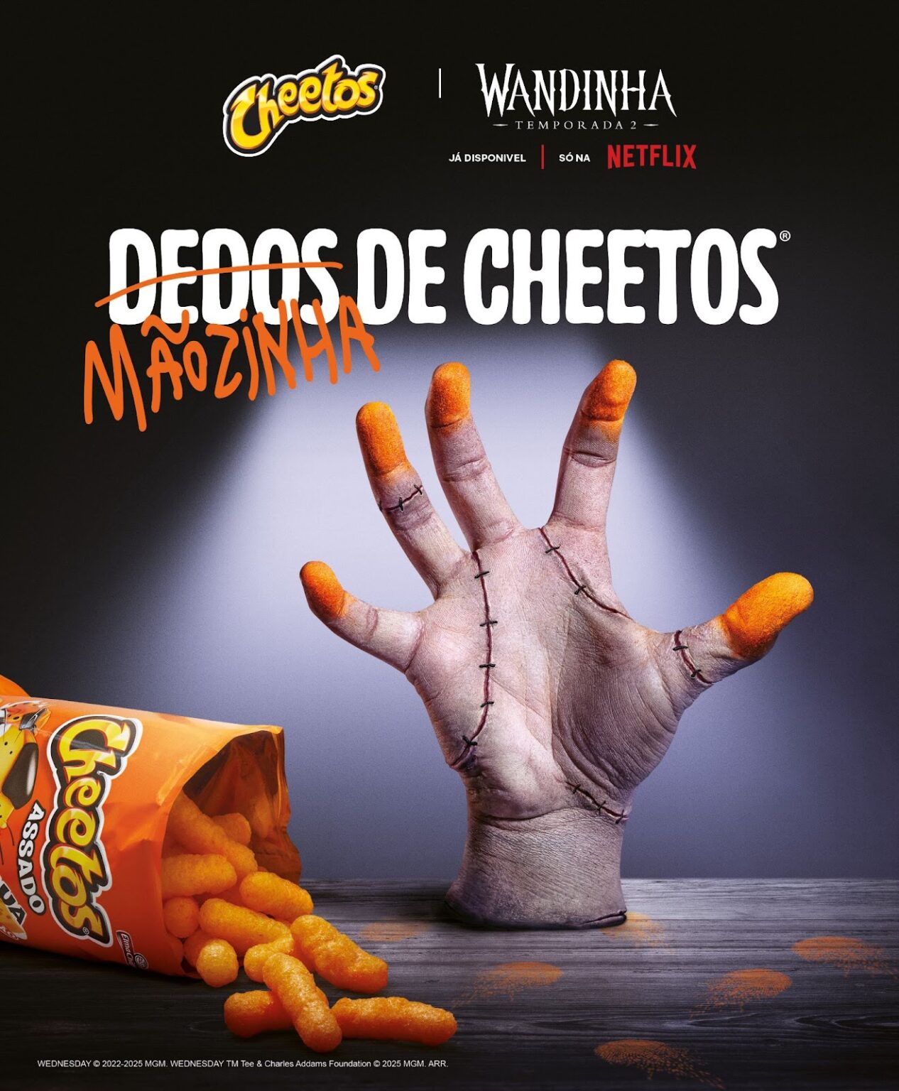 CHEETOS e Netflix se unem em campanha estrelada pela Mãozinha de Wandinha